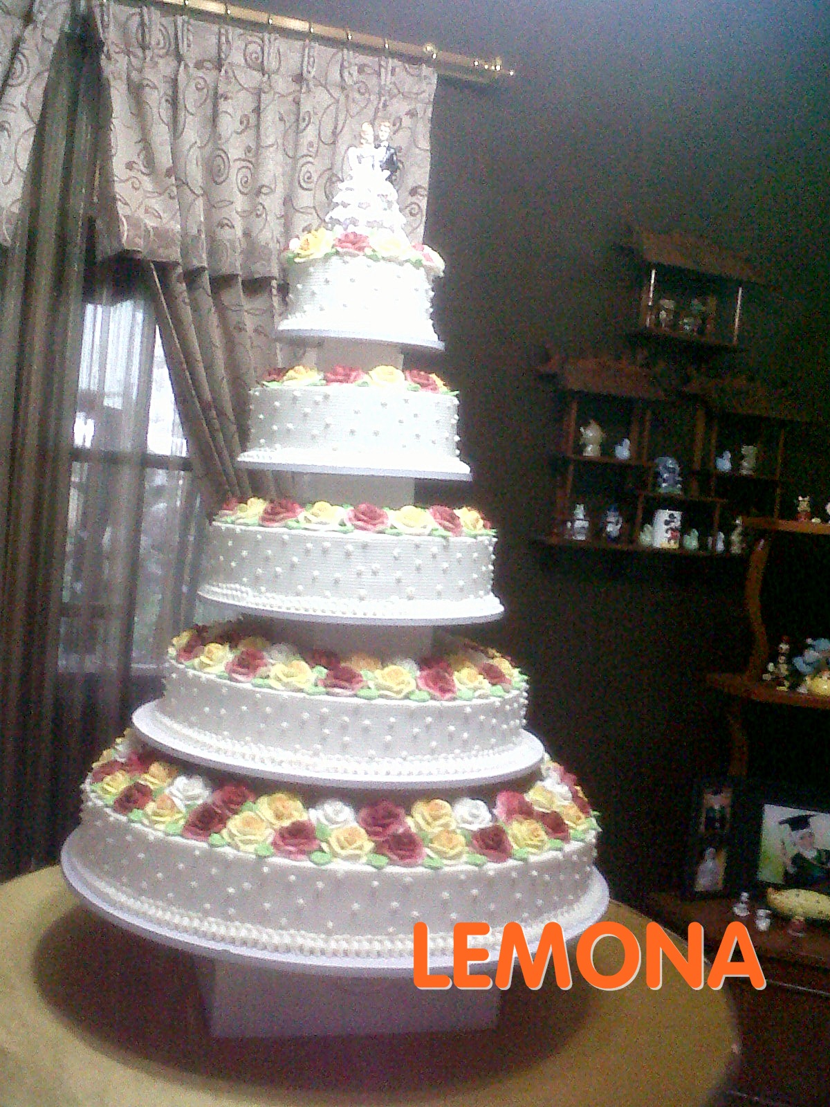 Lemona Cake Bakery & Resto: Kisah dibalik Kue Tart Pengantin