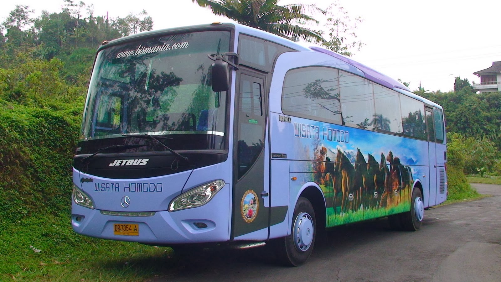 Nostalgia Karoseri Bus Lawas di Indonesia