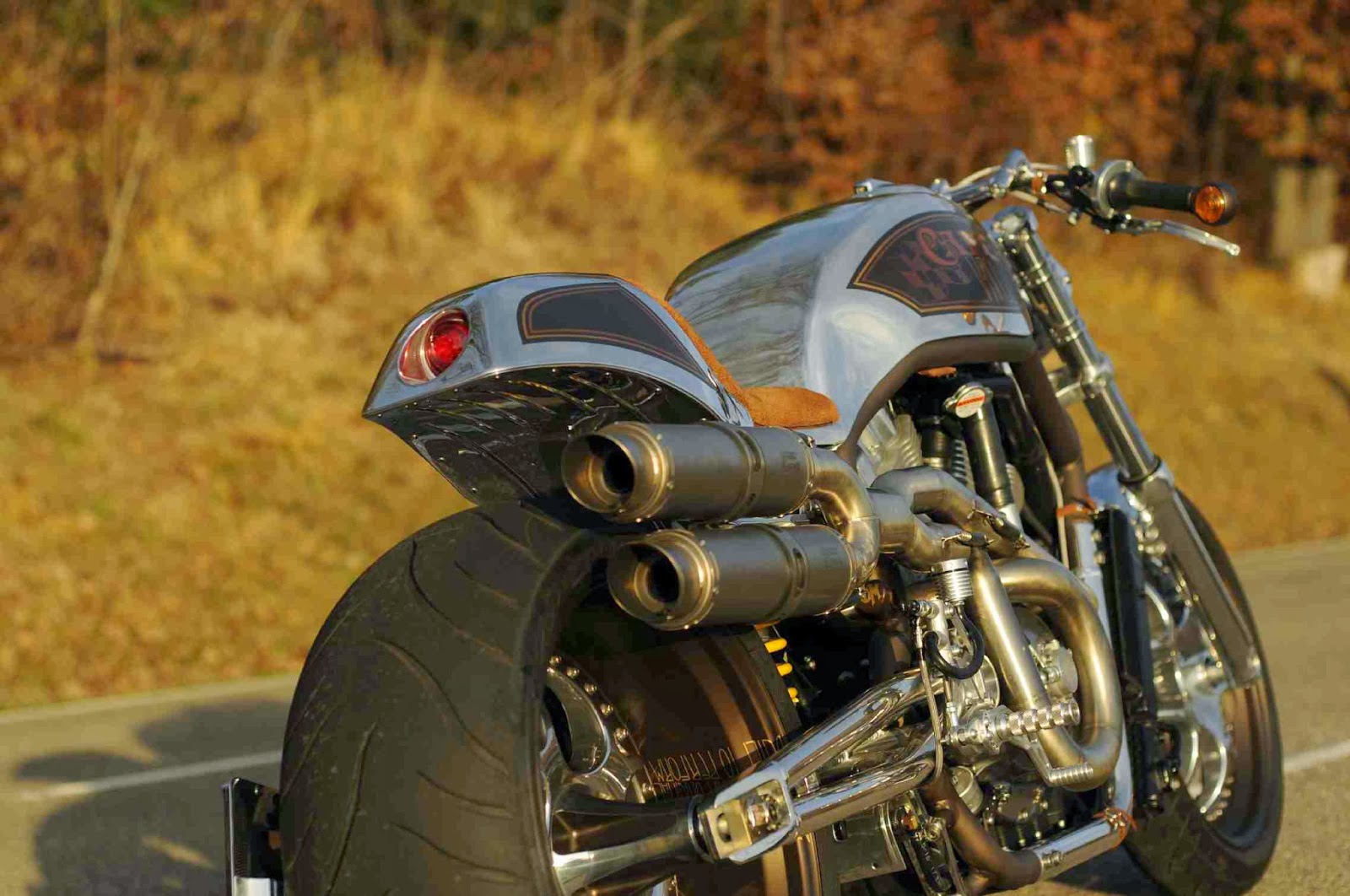 Harley Davidson V-Rod Cafe Racer by Dr. Mechanik - Lsr Bikes