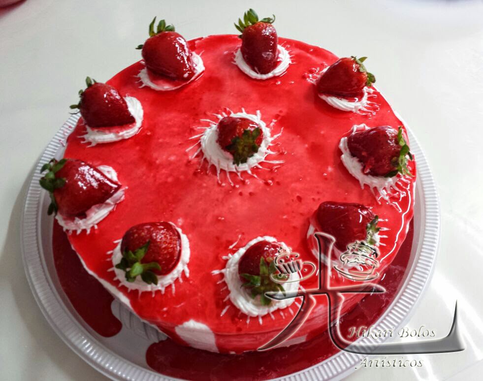 Bolo de Morango e Marshmallow - Hikari Bolos Artísticos