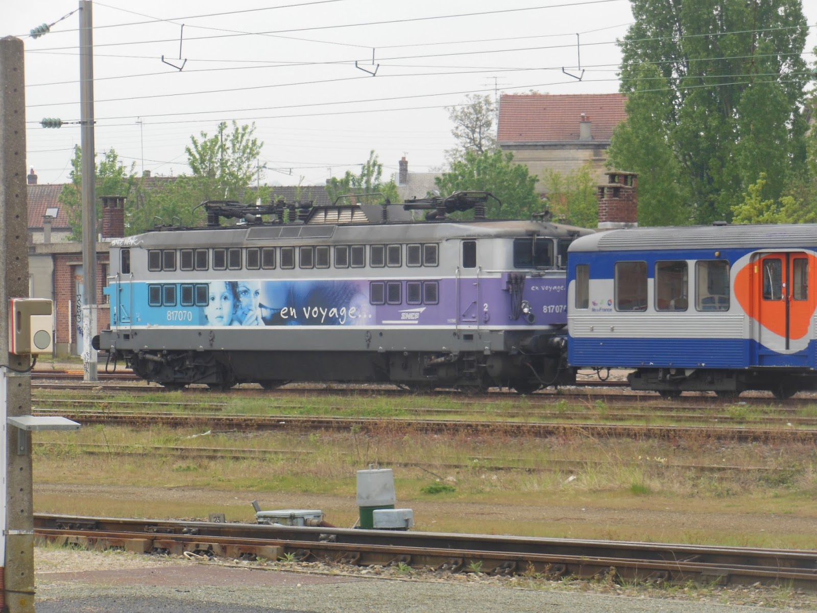 LA PASSION DU TRAIN: BB 17000 à Crépy en Valois.