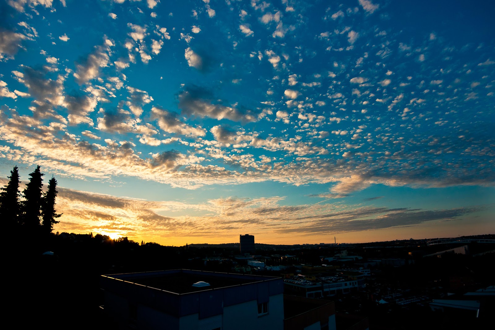 Jim's Photoblog: Wide angle skies