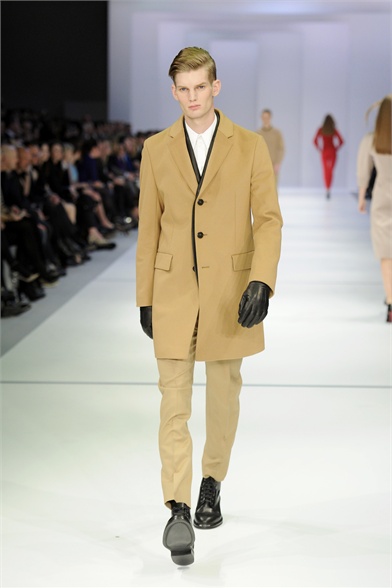 Modas y Modelos: Hugo La Extraordinaria Colección de Ropa para Hombre ...