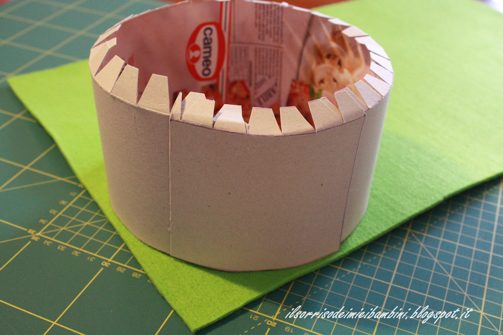 Il Sorriso dei miei Bambini: Torta di cartone e feltro per giocare ai ...