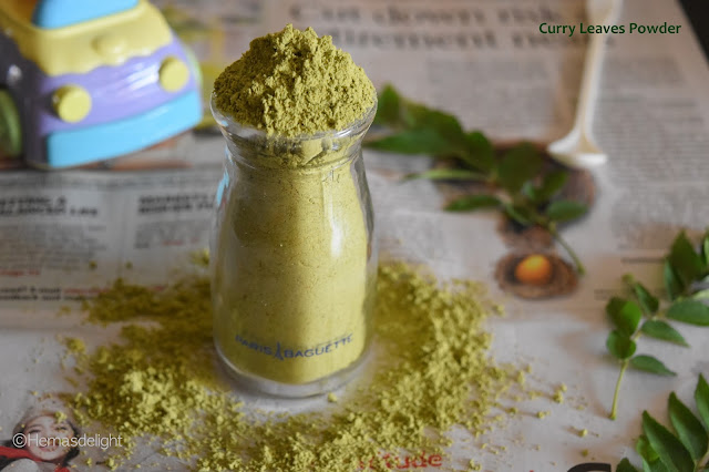 Hema's Delight: Karuveppilai podi- Curry leaves powder