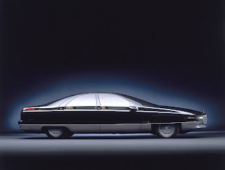 Pires concept cars US, 1998 Buick Signia et 1988 Cadillac Voyage