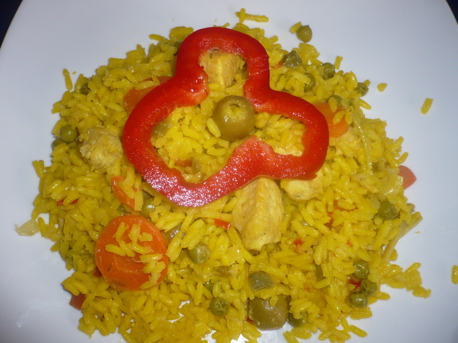 La Guinda: Arroz amarillo con verdura y pollo