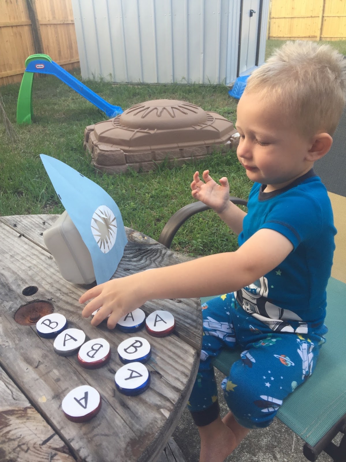 Serendipitous Discovery: Toddler Fun, Week 2: Letter B, Number 2, Blue ...