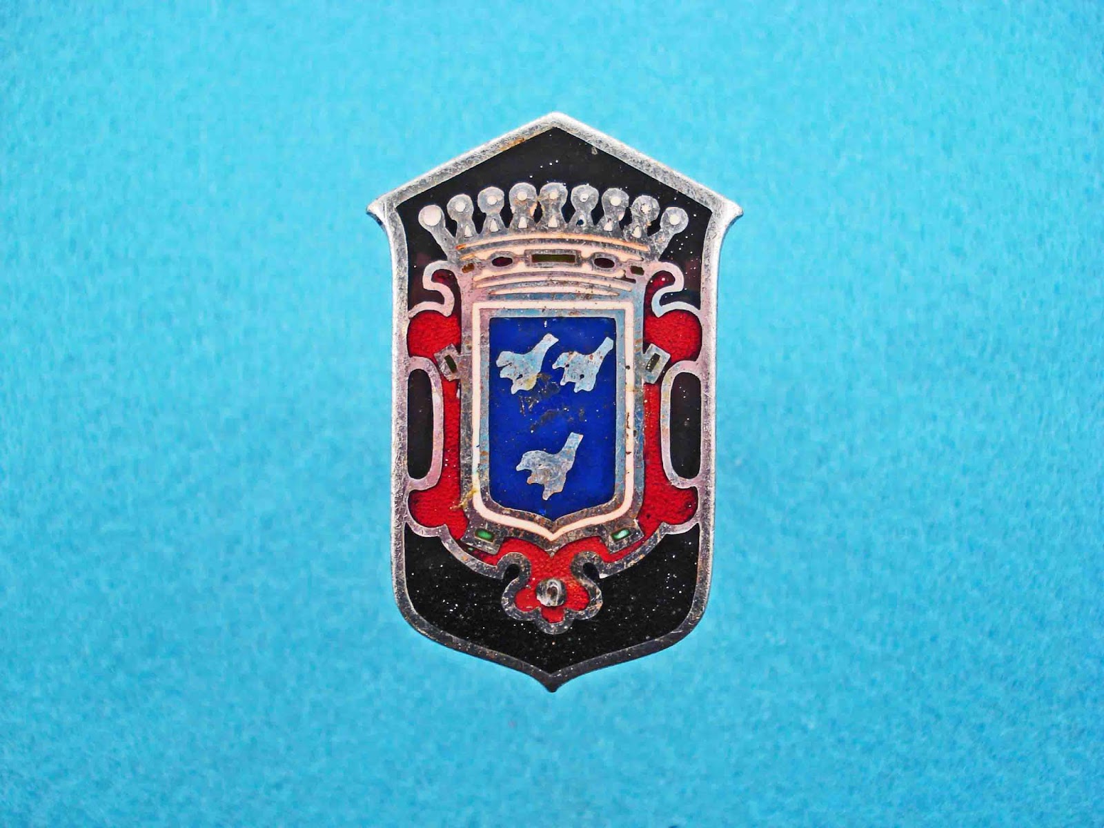 American Auto Emblems: FRONTENAC (2)