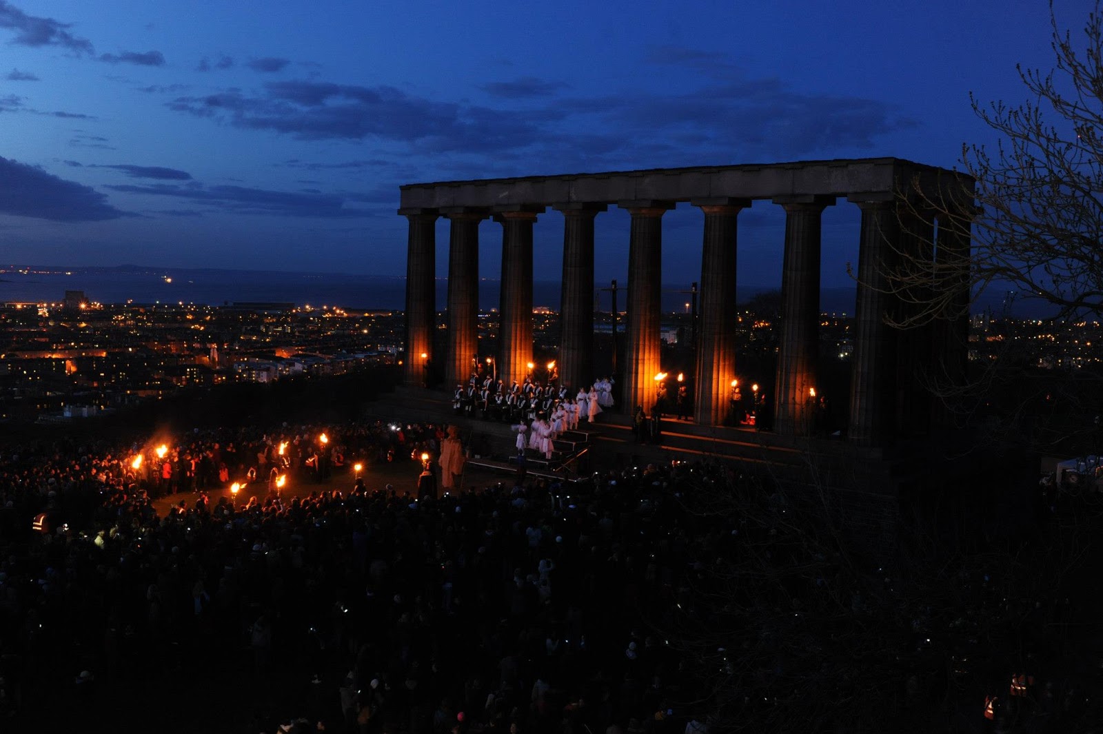 Thomas Hoskyns Leonard Blog: THE BELTANE FIRE FESTIVAL ON CALTON HILL ...