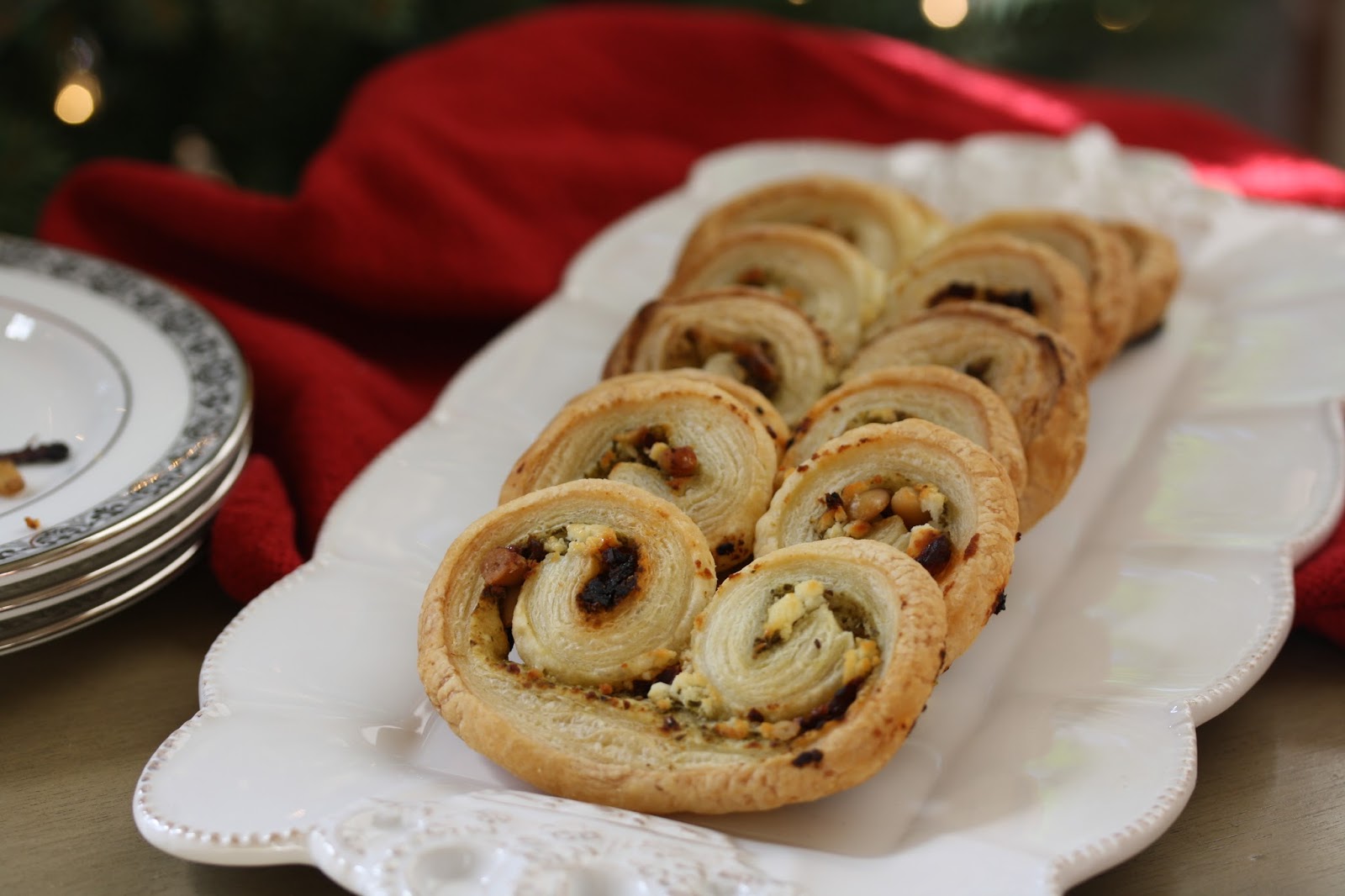 Hot Dinner Happy Home: Savory Pesto Palmiers