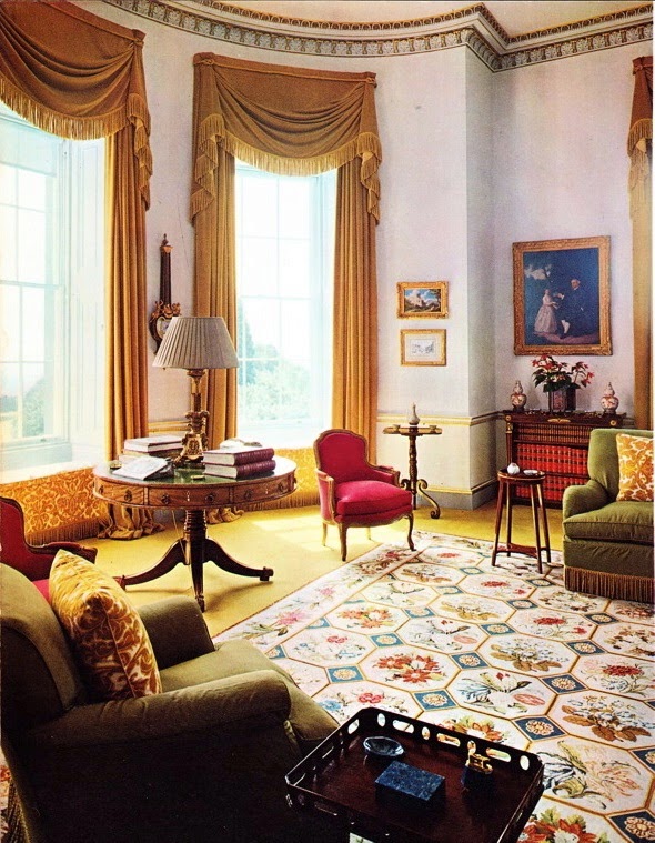The Devoted Classicist: Notable Homes: The Viscountess and Viscount ...