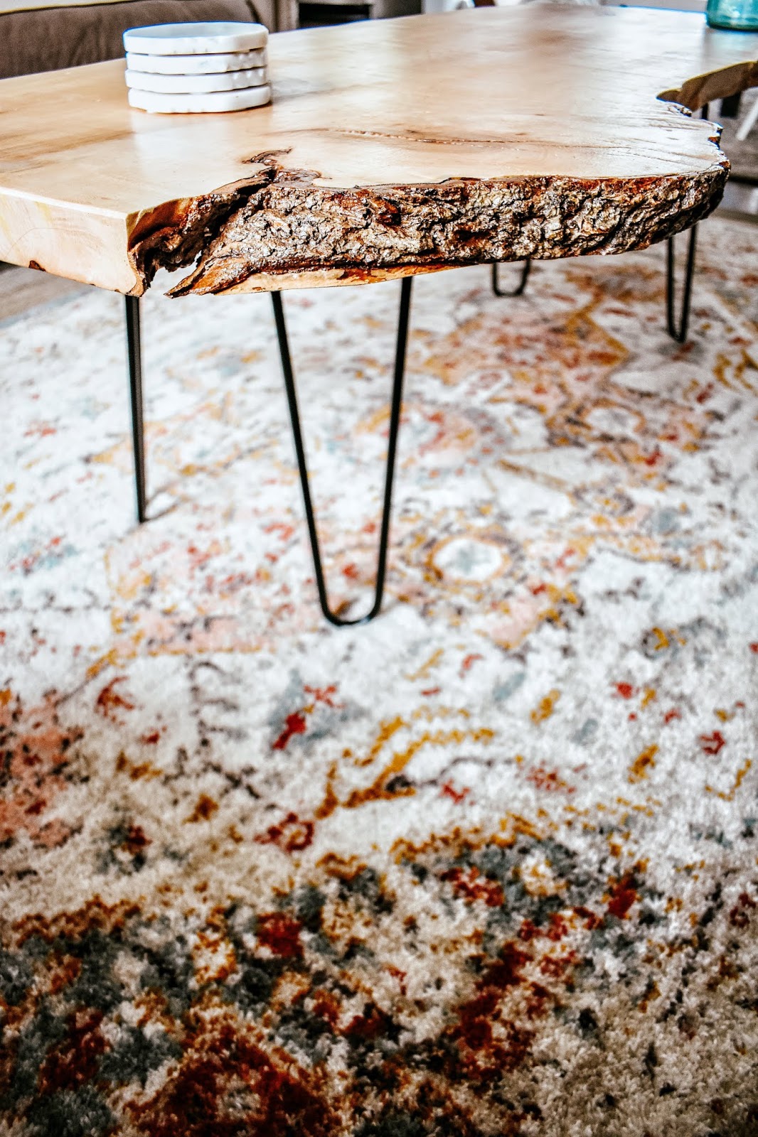 DIY live edge coffee table & mid-century modern living room