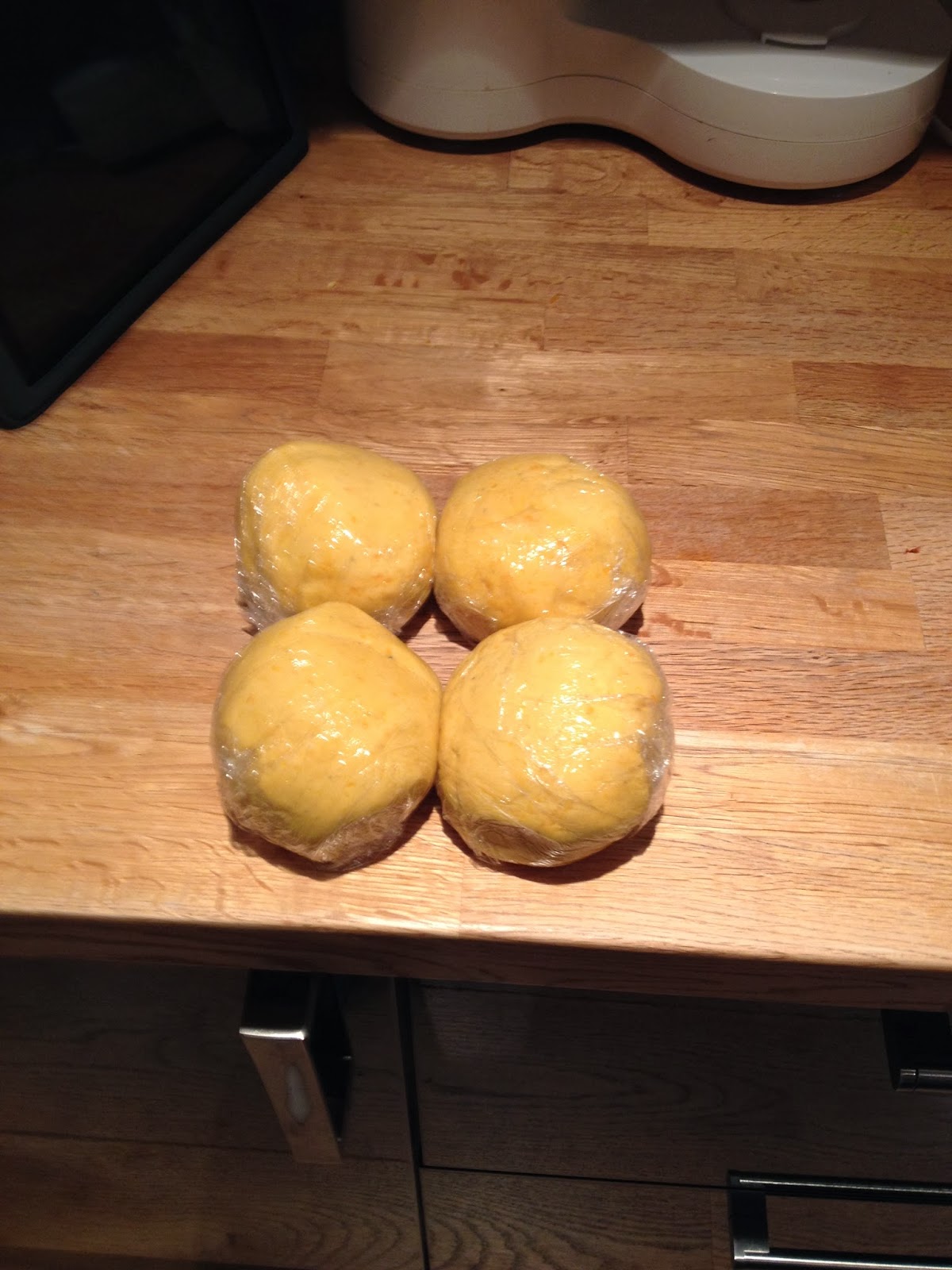 Chub fishing on the river Cherwell: Preparing my cheese paste hook bait.