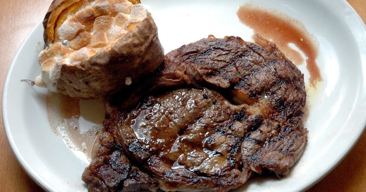 DUDE FOR FOOD: In a Lone Star State of Mind: At Texas Roadhouse...