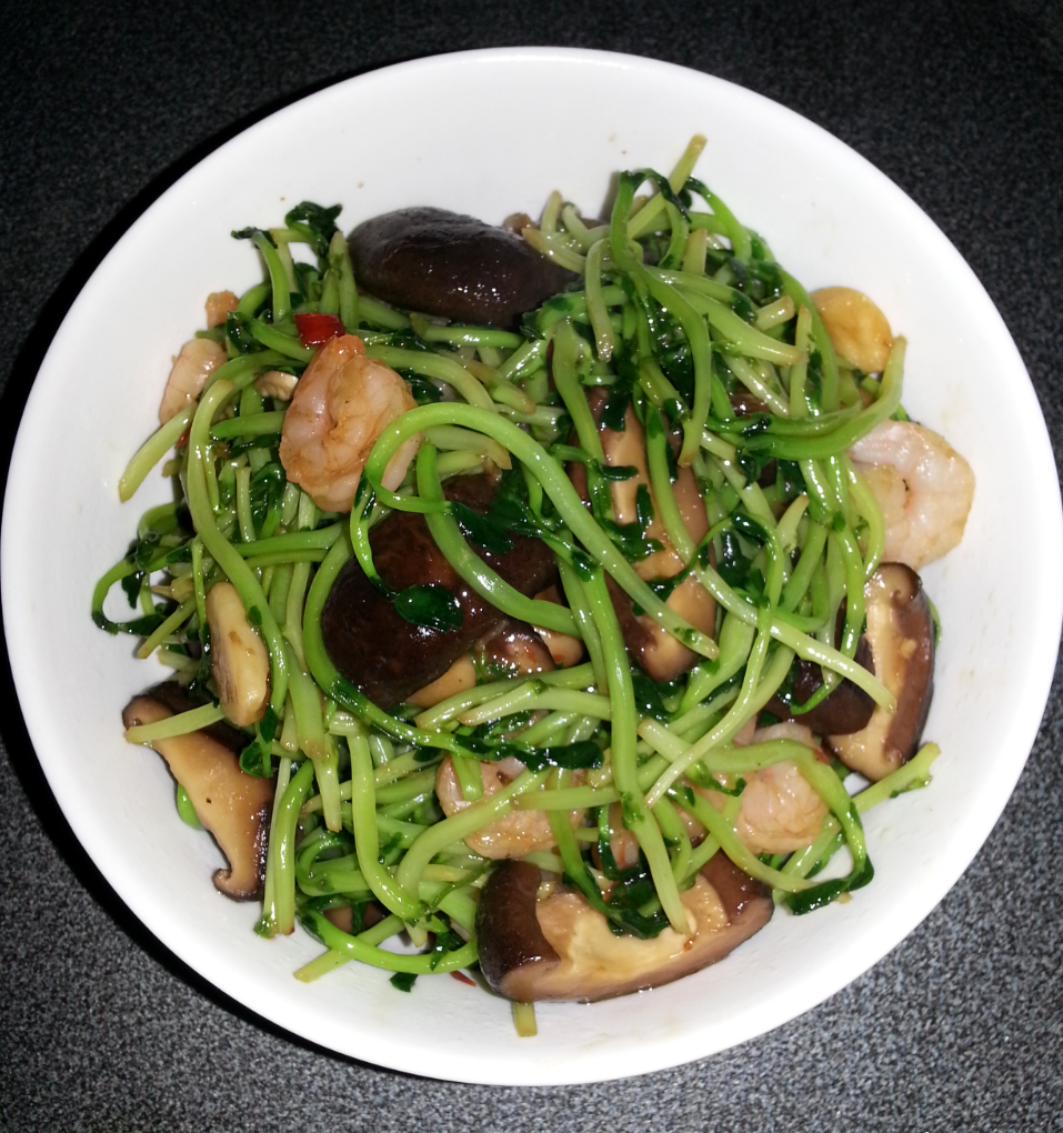 Poppygal's Kitchen: Stir Fry Dou Miao With Prawns & Mushrooms