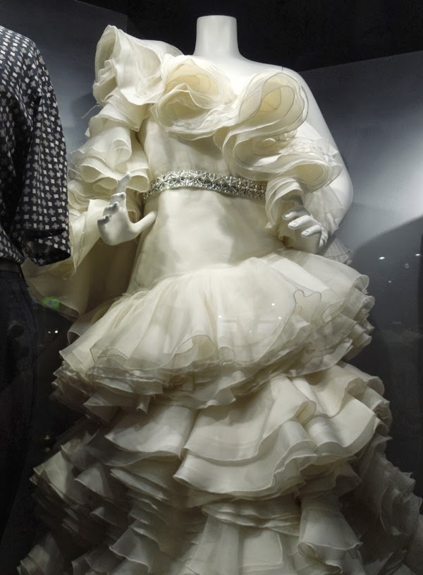 Bridesmaids movie costumes worn by Melissa McCarthy and Maya Rudolph ...