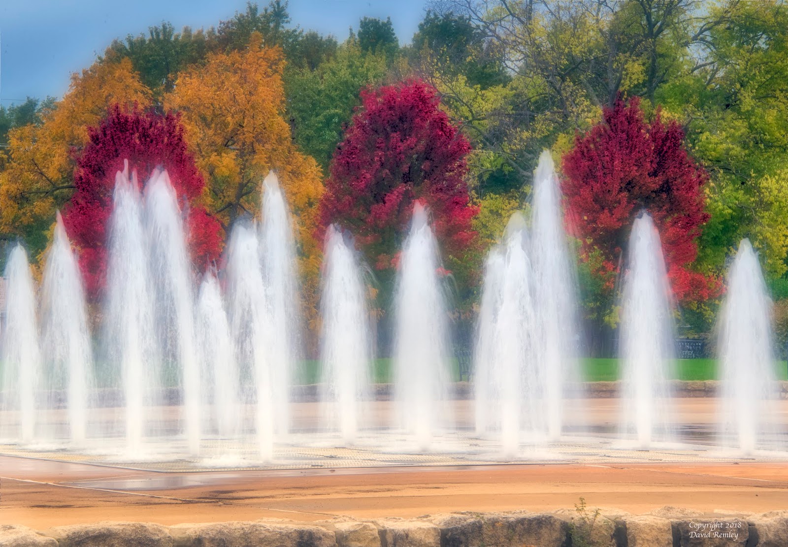 Hyperblogal: Concourse Fountain, Kessler Park 2018