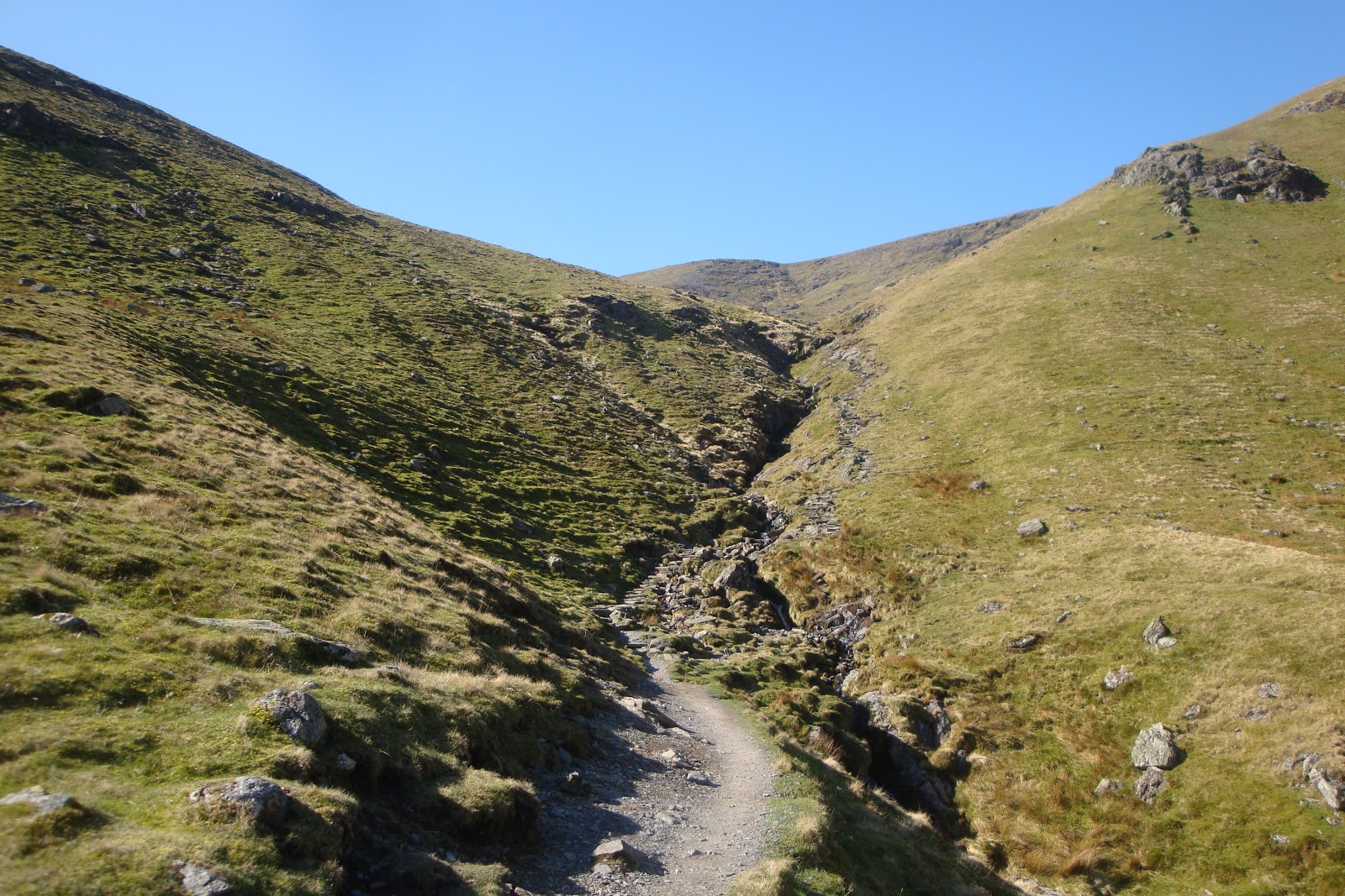 Blencathra via Sharp Edge Walk - returning via Blease Fell. A superb ...