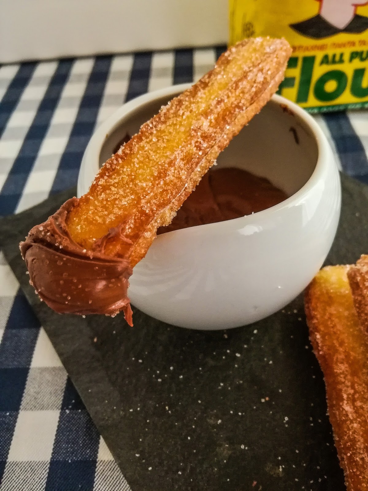 ΕΥΚΟΛΑ ΚΑΙ ΓΡΗΓΟΡΑ CHURROS ΜΕ ΖΑΧΑΡΗ ΚΑΙ ΚΑΝΕΛΑ | Pastry...tsio