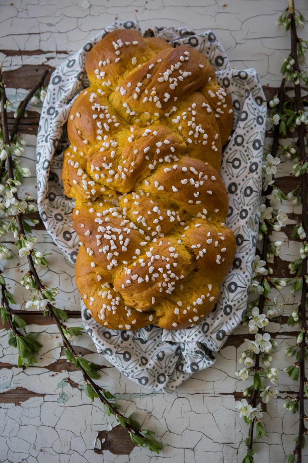 Velikonočna pletenica brez jajc in mleka - Uglašena kuhinja