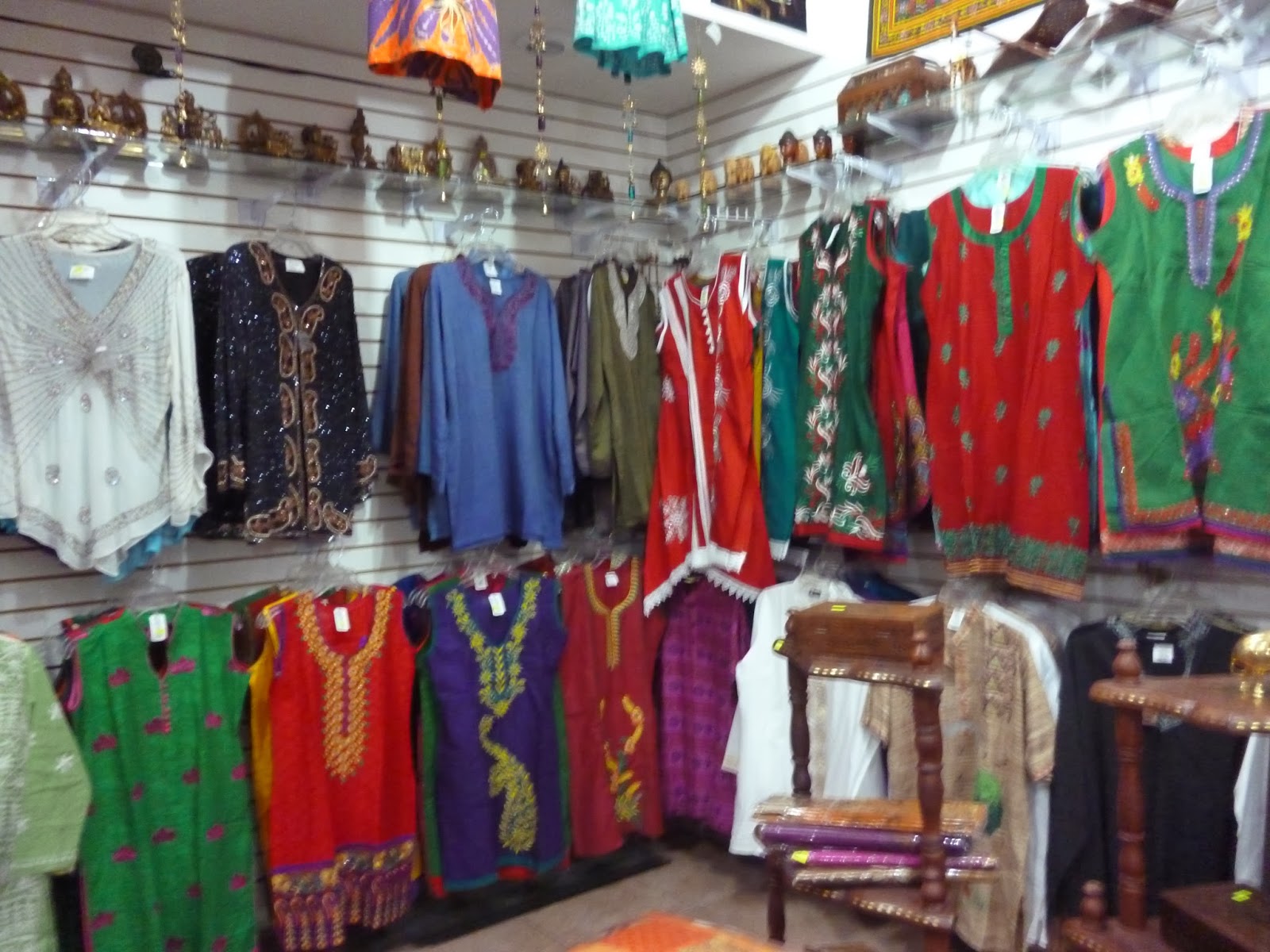 ROPA Y ARTESANIAS DE LA INDIA: ROPA HINDU,FALDAS,BLUSAS,VESTIDOS,SARIS ...