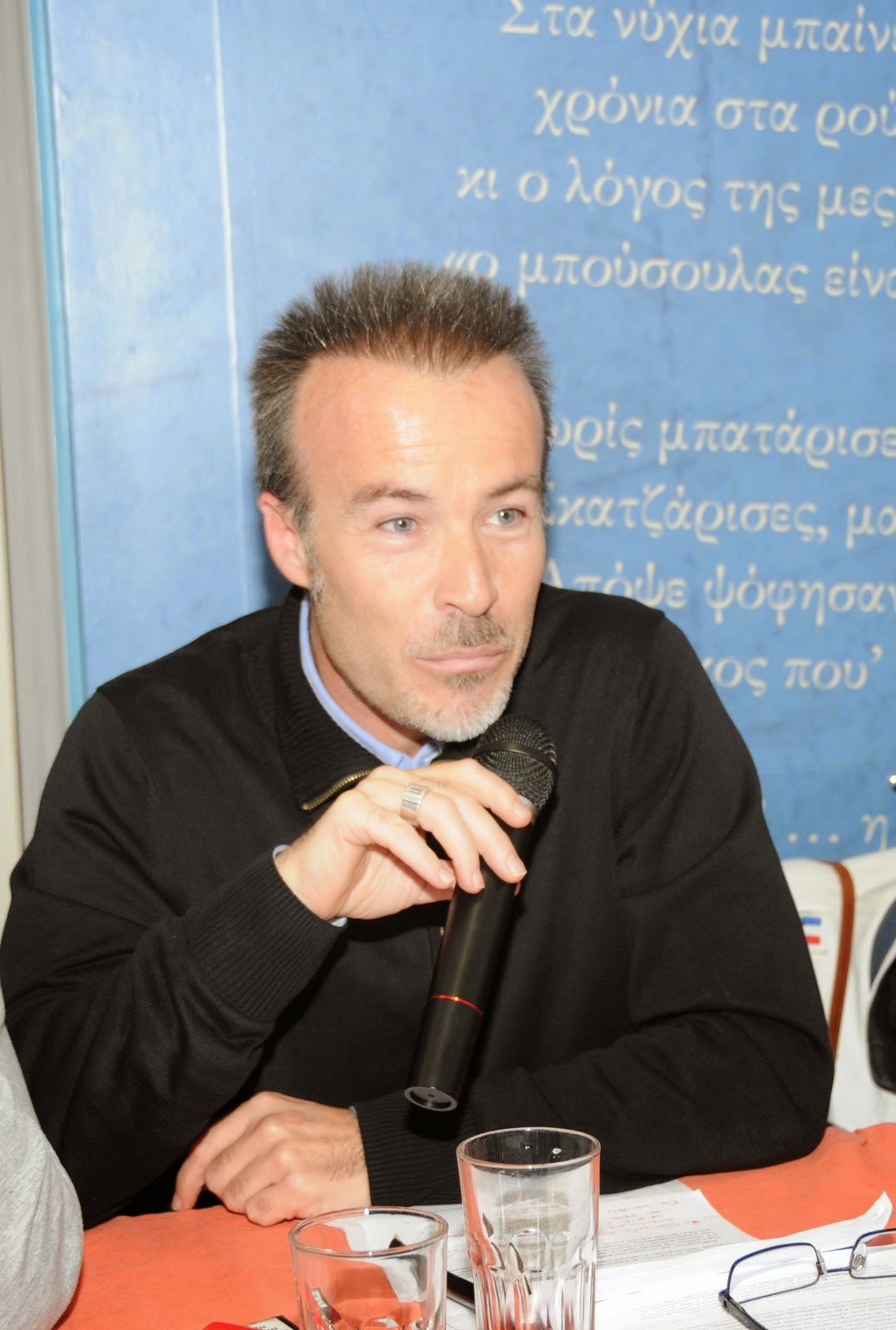 γλόμπινγκ: Νίκος Μπογιόπουλος: ''Πετάει ο γάιδαρος;''