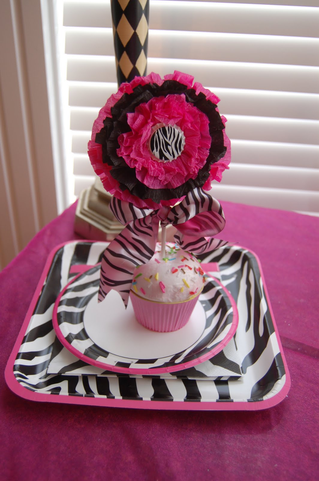 Maddyson's Lane: Funky Zebra Cupcake Toppers