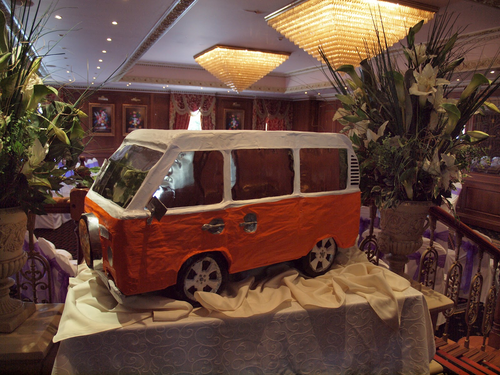 The pinata lady: custom made pinatas: Papier mache Campervan (VW Kombi)