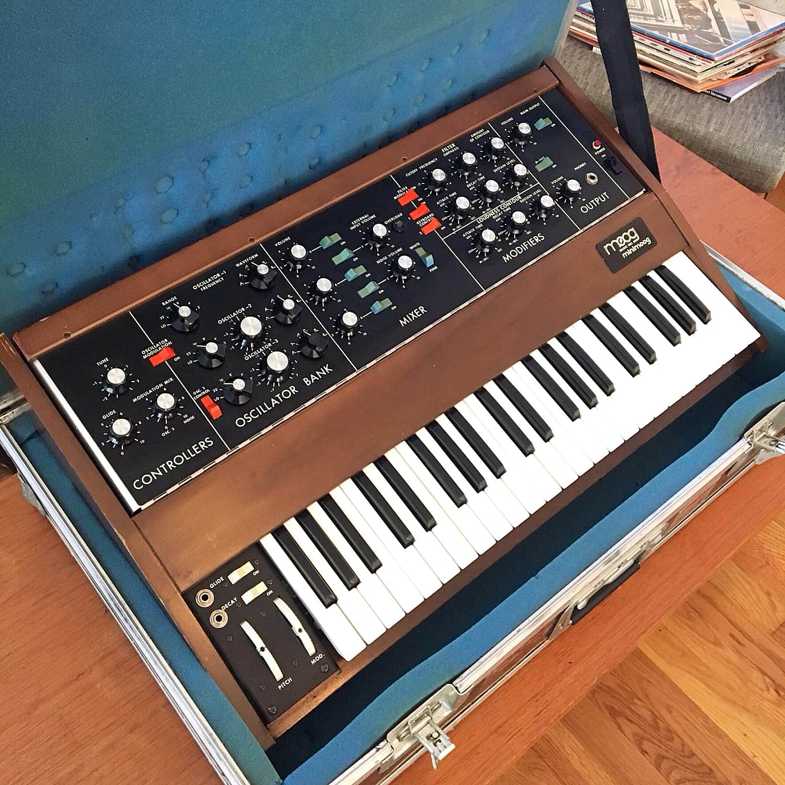 MATRIXSYNTH: Vintage Moog Minimoog Model D 1970s Walnut w OHSC Flight Case
