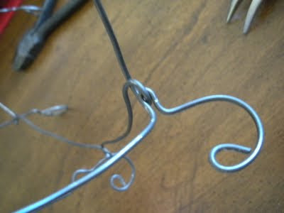 ...zueeuz.blogspot.com: Wire Cloche Tutorial