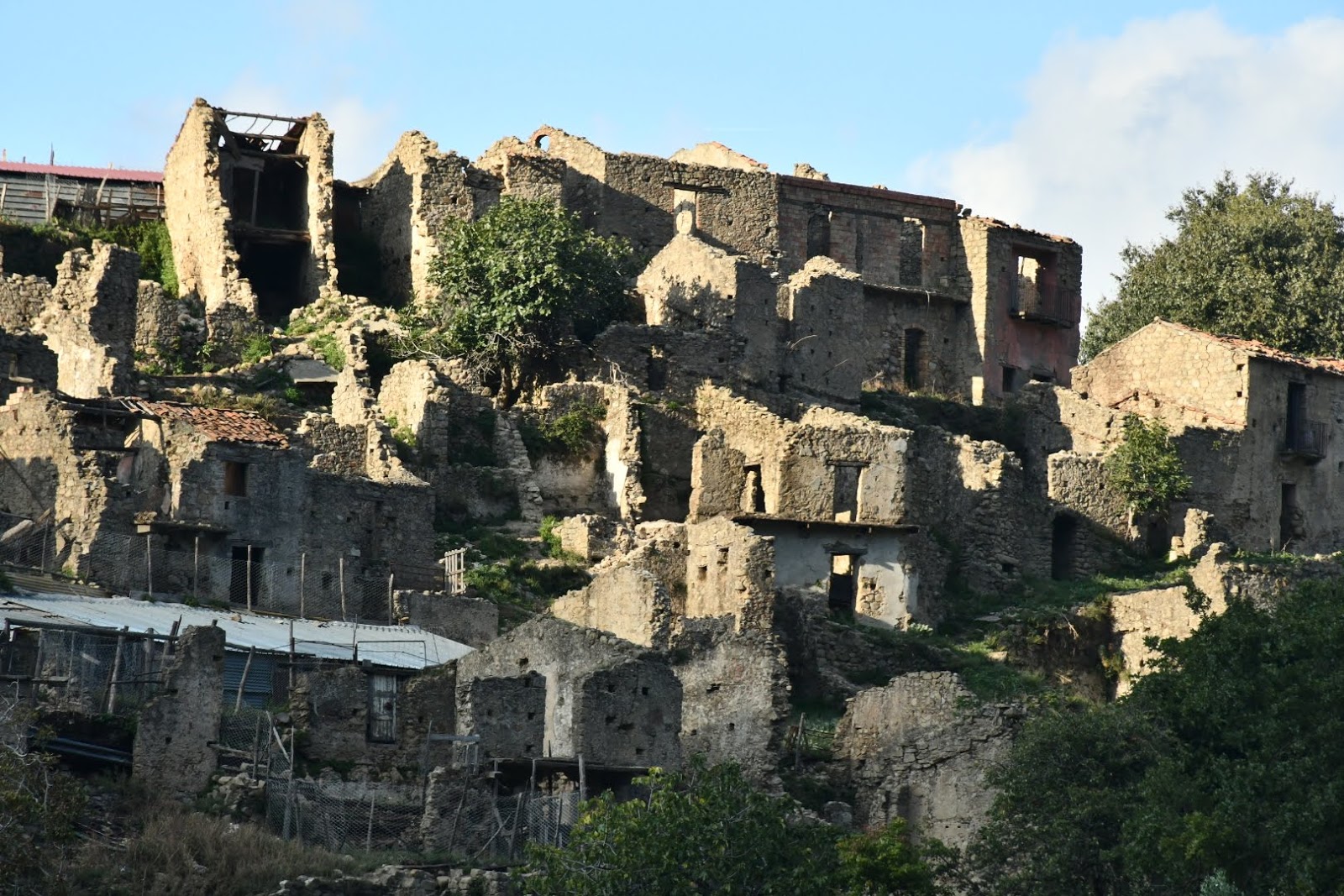 La mia Calabria Thorì ecìno pu pài yireguonda (vede colui che sta ...