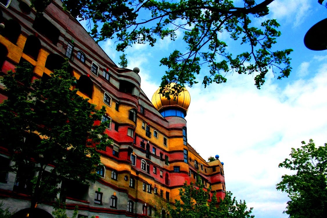 Guía de monumentos de un trotamundos stopover: Waldspirale “la espiral ...
