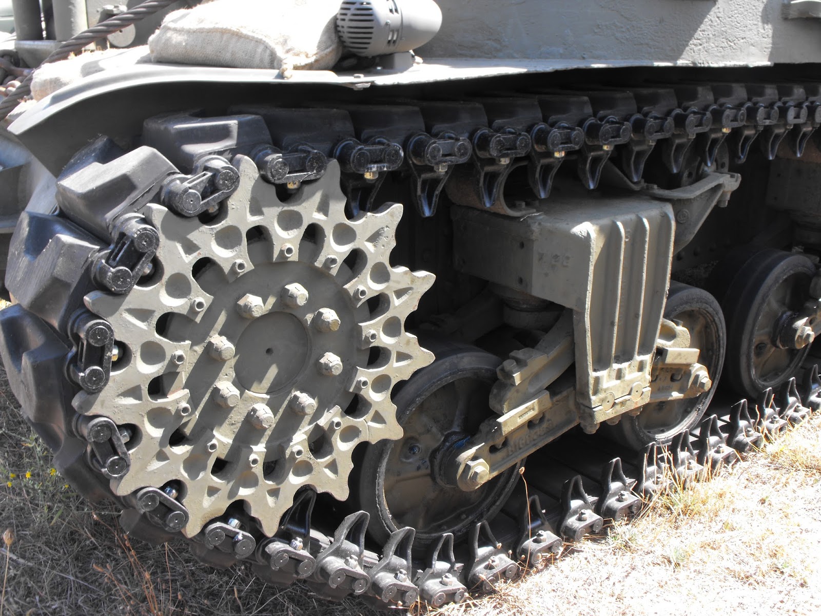 USS-Prizuttu: Walk around: Sherman "recovery" M32 B1