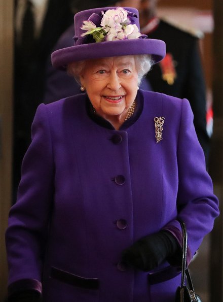 Queen Elizabeth visits the International Maritime Organization