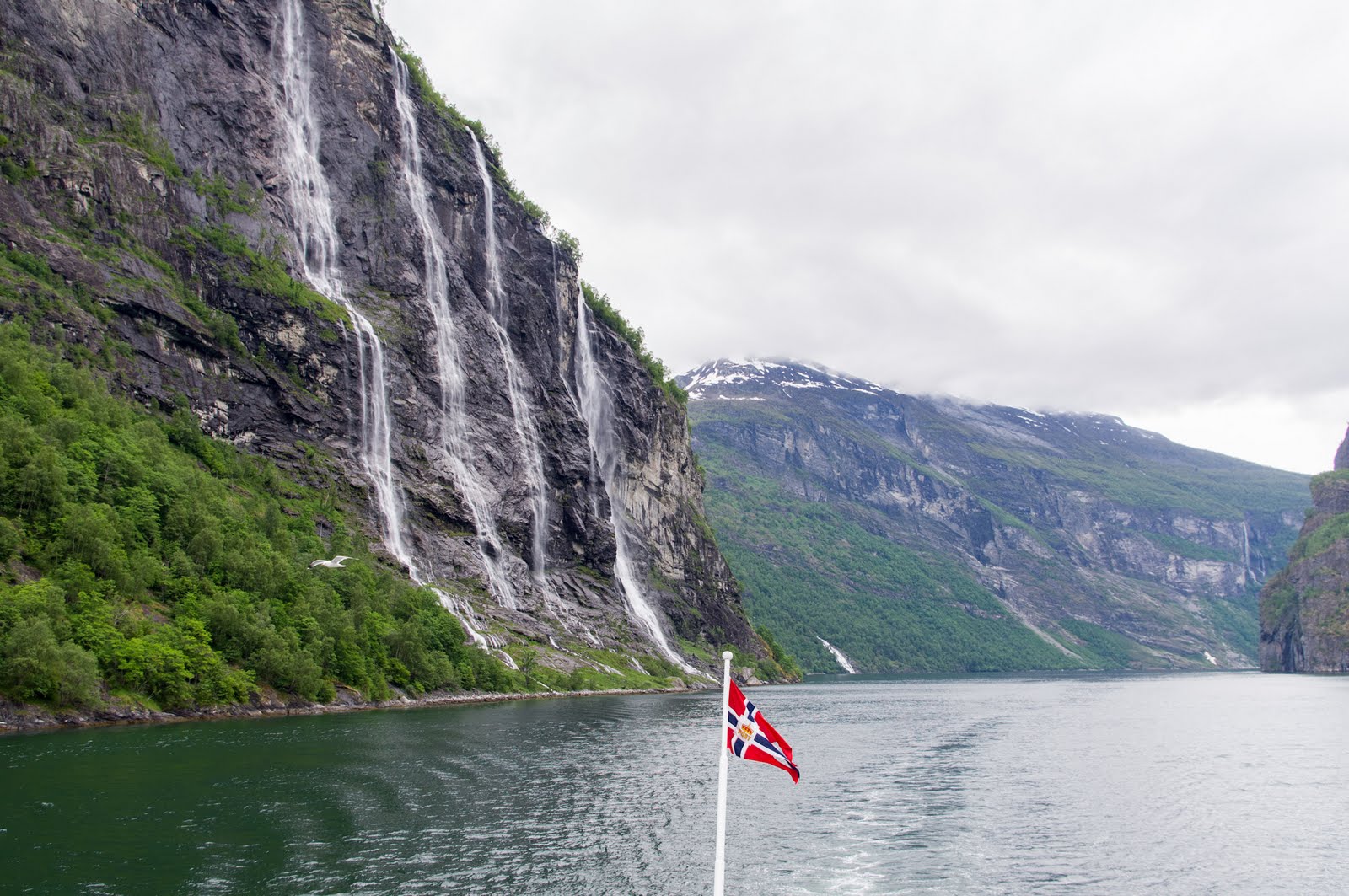 V dalis. Norvegija. Ar kada girdėjote, kaip aimanuoja ledynai?