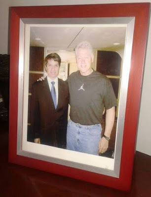 #EPSTEIN : La mystérieuse visite de l'appartement français du ...