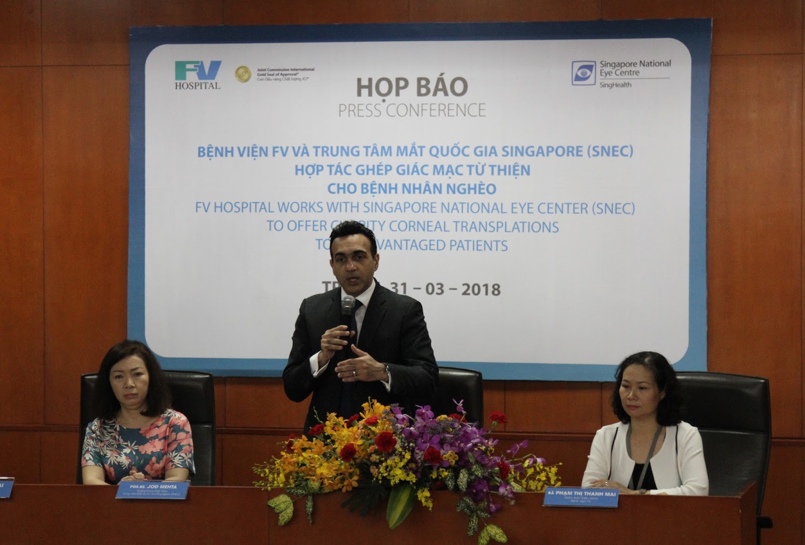 BỆNH VIỆN FV và BS JOD MEHTA sẽ phẫu thuật GHÉP GIÁC MẠC MIỄN PHÍ cho 3 ...