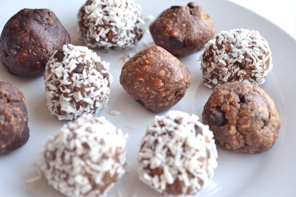 Pre-Workout Treat: Chocolate and Peanut Protein Energy Balls | Pretty ...