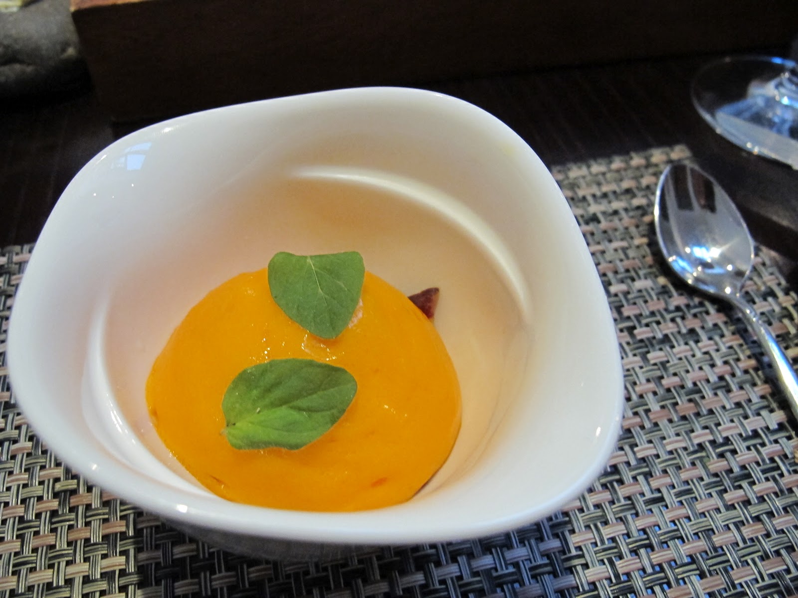 Travel with Wingz~*: Roganic - A Precise Perfectionist