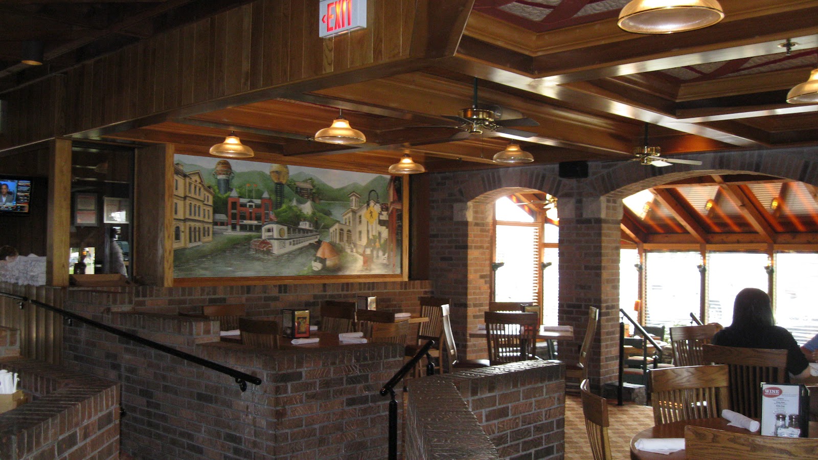 The Lupine Epicurean: Restaurant Review: Rafferty's (Louisville, KY)