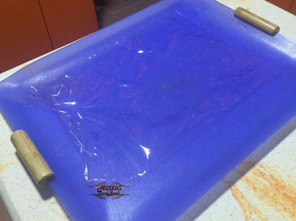 Habbies CookBook: HOW TO MAKE EBA / AMALA ROLL