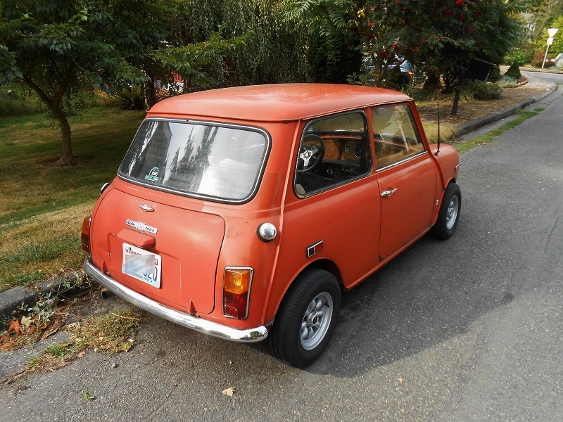 Seattle's Parked Cars: 1973 Austin Mini 1000