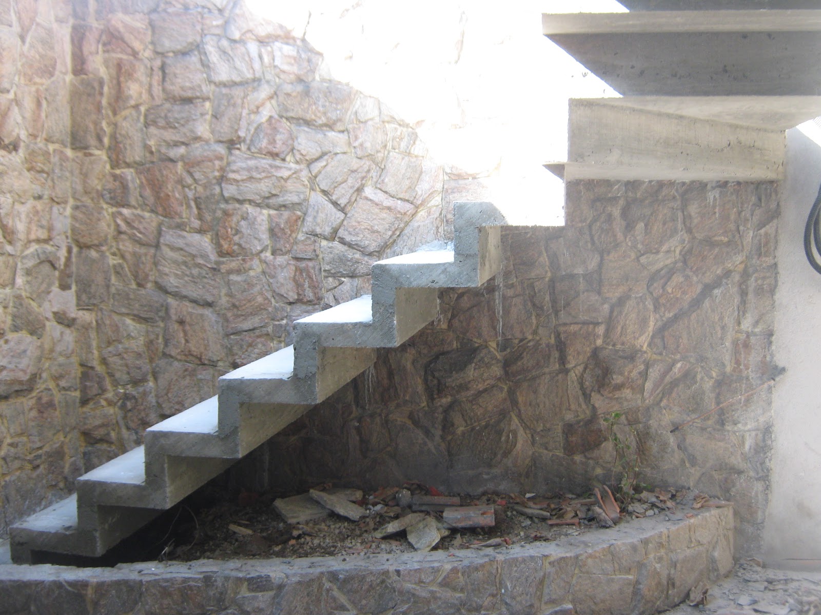 ESCADA DE CONCRETO: ESCADA CASCATA EM ( L ) PIRITUBA SÃO PAULO