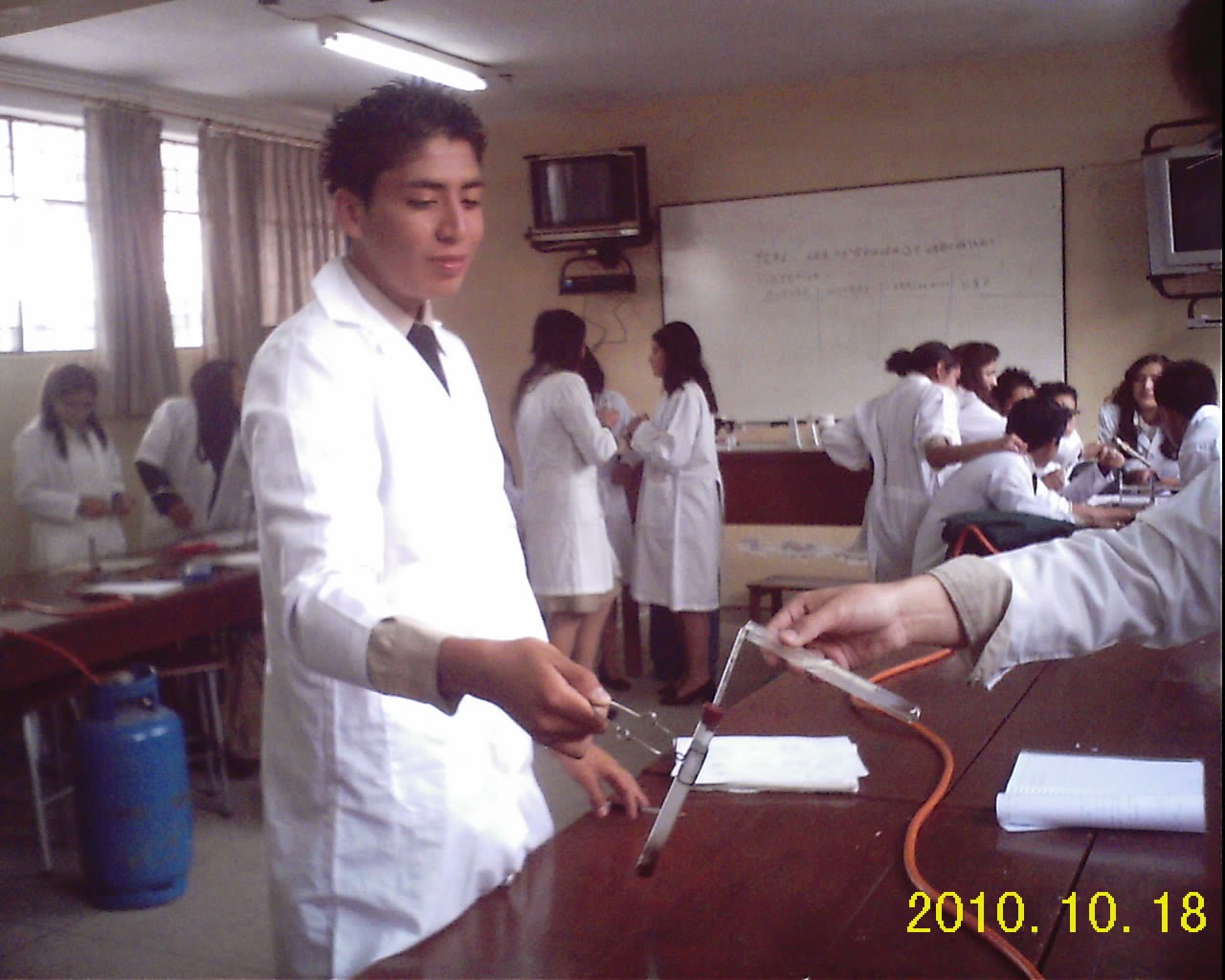 LABORATORIO DE BIOLOGIA QUIMICA Y CIENCIAS NATURALES: RECUERDITOS DEL LABORATORIO