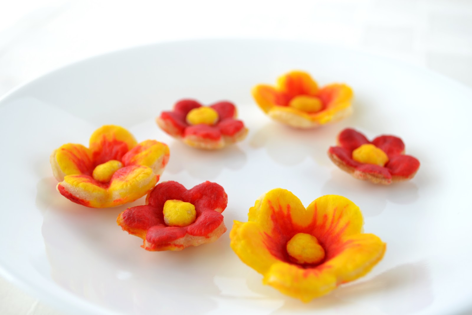 Coconut Cream Mini Pies & How To Make Pie Crust Flowers | Building ...