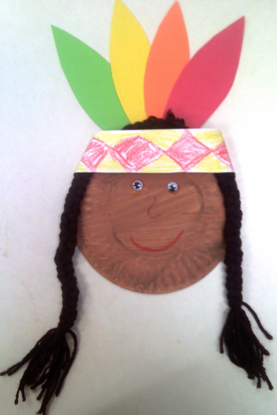 Dia do índio com pratos descartáveis | Pra Gente Miúda