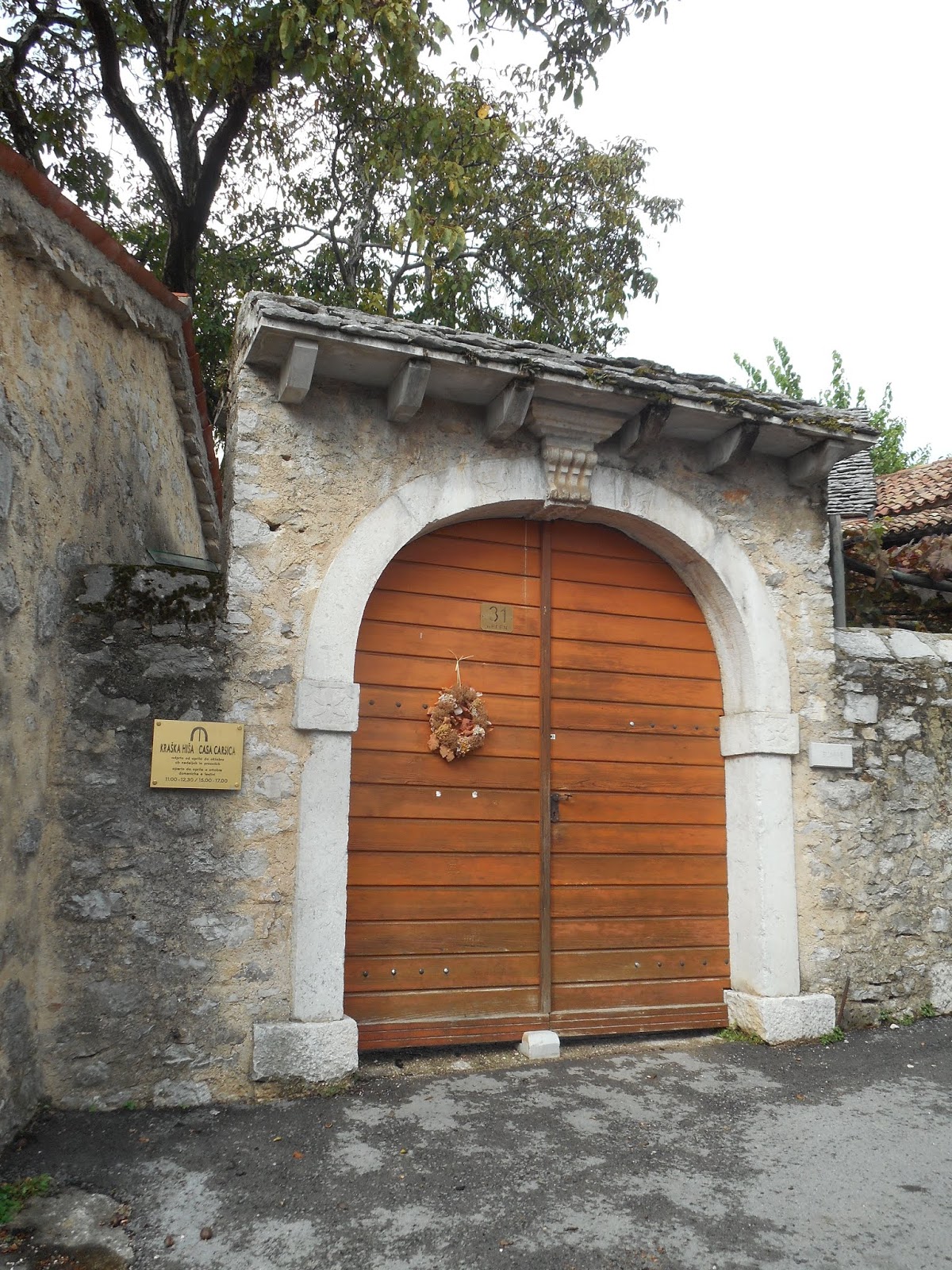 Itinerari e culture: Culture. I portali carsici