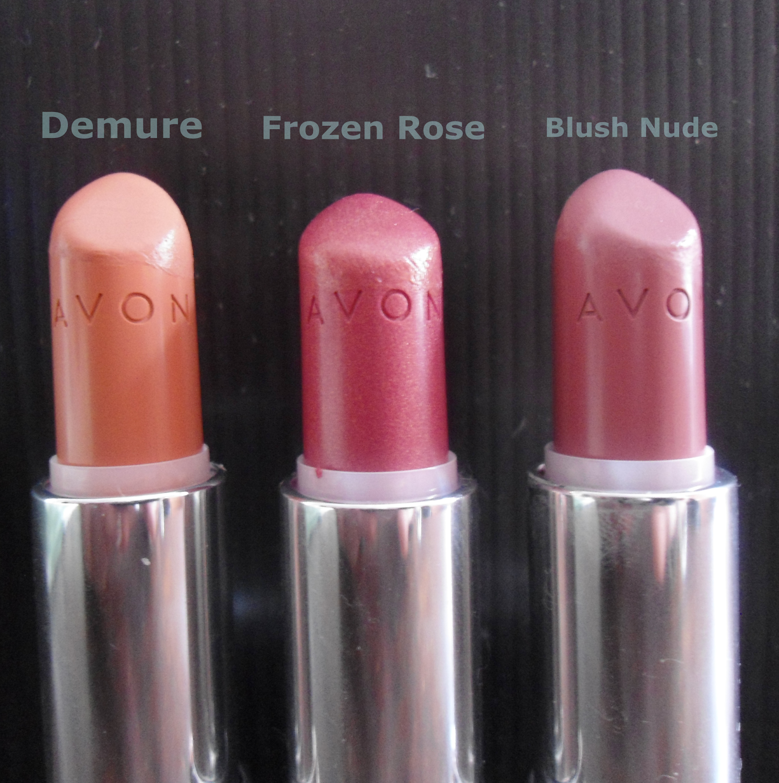 Beautyholic Rosarina: Swatchs labiales AVON + delineadores color natural