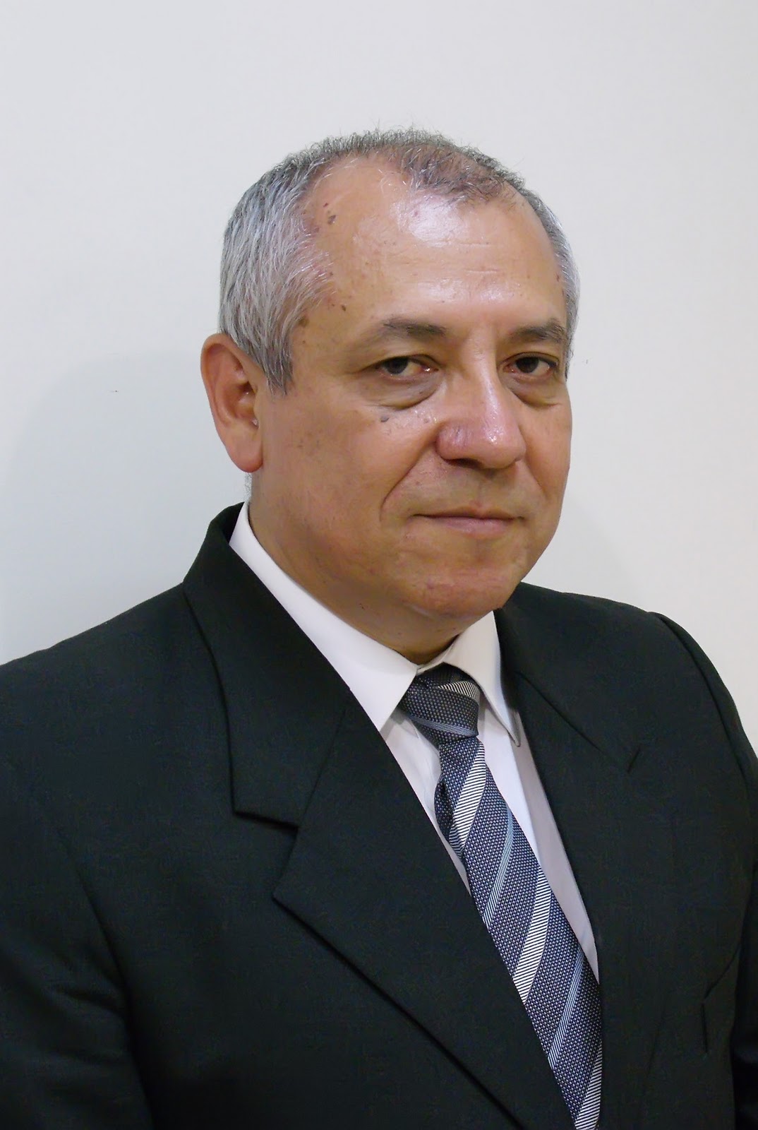 Notas de Prensa: MIGUEL ARANCIBIA POSTULA